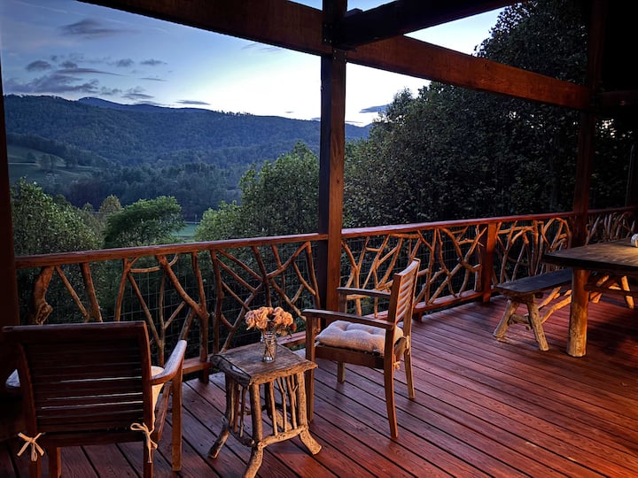 Luxurious Mountain Retreat With Hot Tub, Jacuzzi S - Sugar Mountain, NC