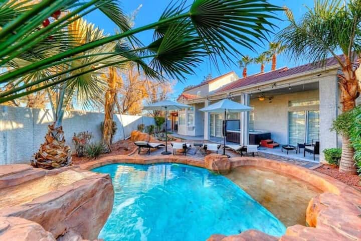 Family Haven W/ Pool & Spa: Mins To Lvstrip/unlv - Las Vegas