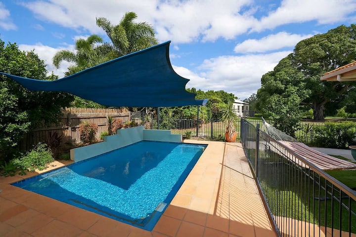 Grand Riverside Retreat In Annandale&space For All - Townsville