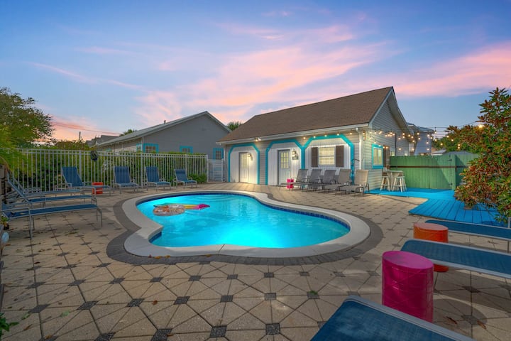 The Blue Octopus-free Golfcart Til March-pool Heat - Destin, FL