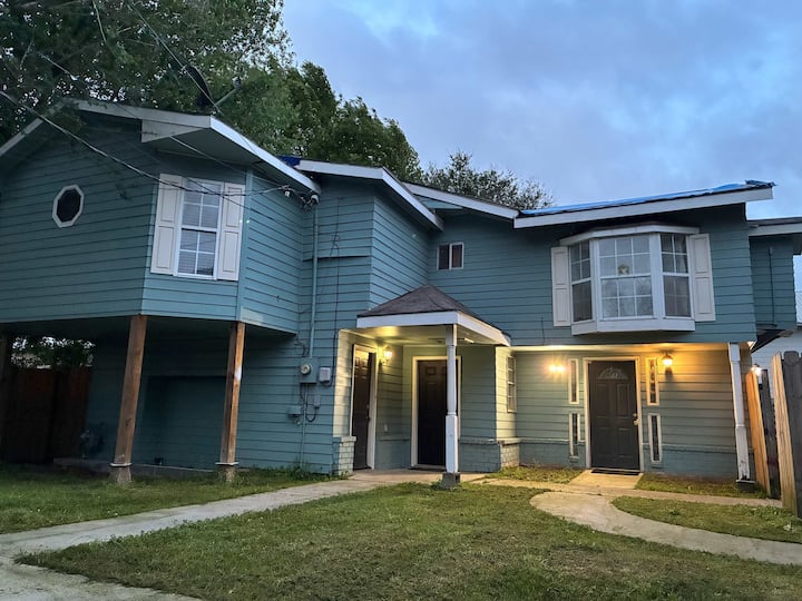 Spacious Lafayette House-6 Br With Free Parking - Lafayette, LA