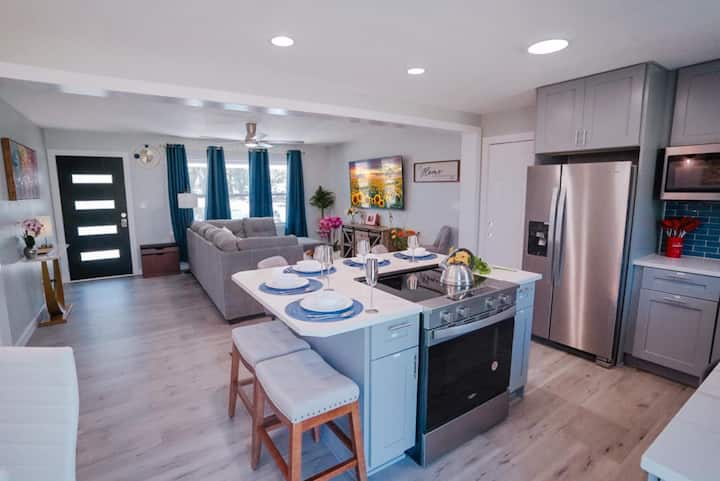 Prairie Retreat-near Zona Rosa, Airport, & Highway - Parkville, MO