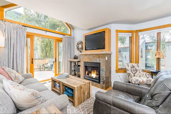 Near Market, Lift 7, Updated, Spacious, Fireplace - Telluride, CO