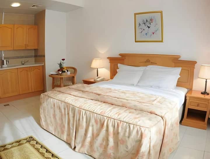 Studio Apt. 5 Mins Walk Hamdan Shopping Center - Abu Zabi