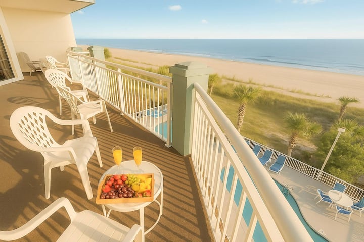 Beachfront Condo W/ Balcony & Pool - Myrtle Beach