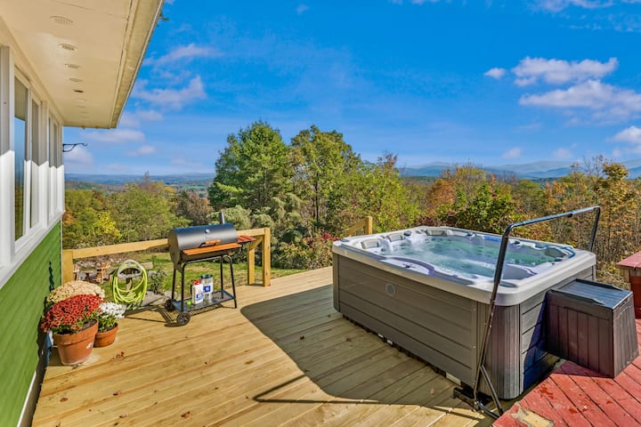 Upstate Escape W/ Mountain Views | Hot Tub - Greenwich, NY