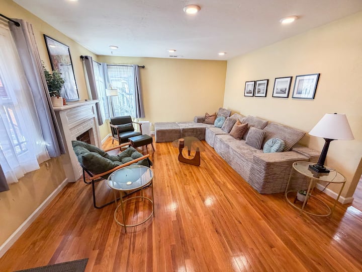 Beautiful Home Near Silicon Valley - Castro Valley, CA