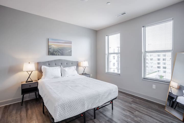 Cozysuites At The Banks | Gym, Pool 01 - Cincinnati