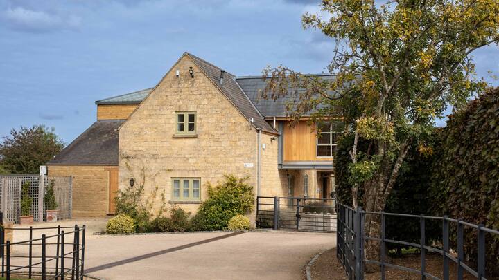 Stockmans Cottage - Pet Friendly, Todenham - Moreton-in-Marsh