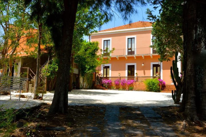 Villa Bonaccorso Casale-splendida Villa Immersa Ne - Zafferana Etnea