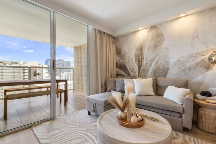 Waikiki Luxe Haven – Chic Comfort In Paradise - Honolulu