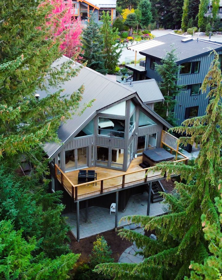 Elegant Whistler 5br Home | Hot Tub & Forest Haven - Whistler