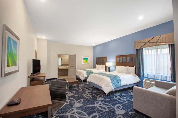 Baymont Houston Hobby | 2 Queen Beds | Free Bfast - Houston, TX