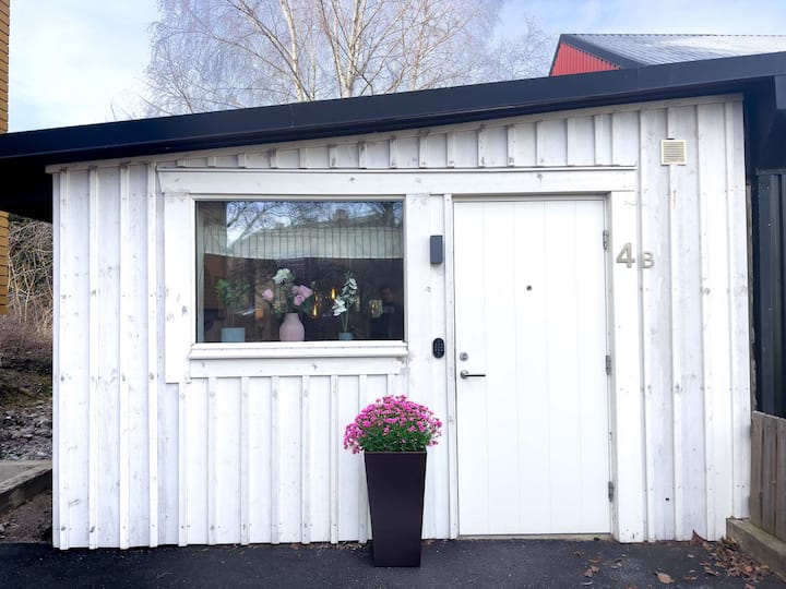 Private Mini Villa – Smart Stay Near Center - Katrineholm