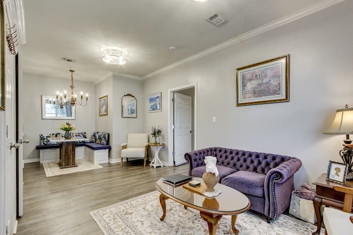 1 Block To Beach: Biloxi Townhome W/ Media Room - Biloxi, MS