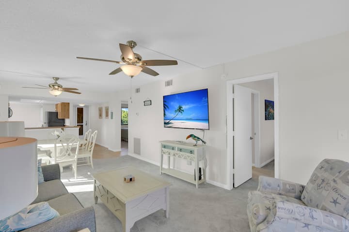 2b/2b Fairview Isles 226. Walk To Beach. Pool - Fort Myers Beach, FL