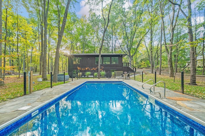 The Whispering Hollow – Private Pool, Hot Tub & Fo - New Buffalo, MI