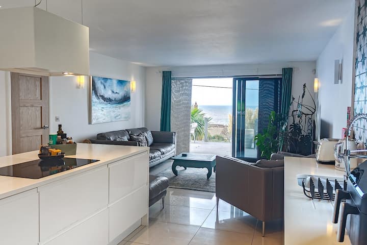 5 Bed In Ogmore-by-sea (Oc-o33570) - Bridgend