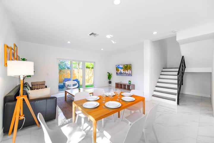 Townhouse In Prime Location W Free Parking - Miami, FL