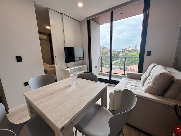 1-bedroom Apartment + Breakfast, Steps From Paseo - Asunción
