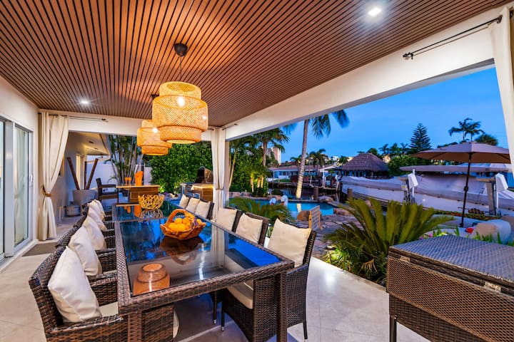 Waters Edge Luxury - Walk Or Bike To The Beach - Bahamas