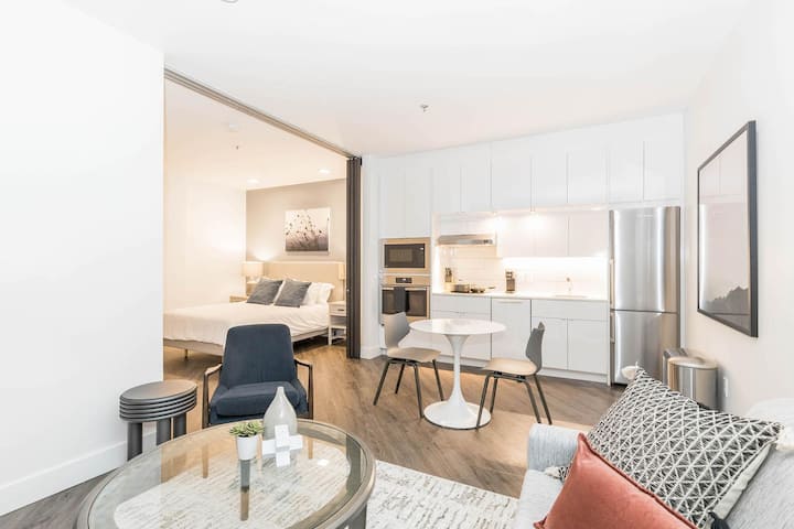 Landing | Chic 1bd, Clubhouse, Tennis Court - Somerville, NJ