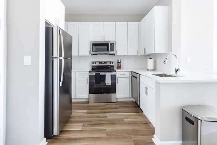 Landing | Stunning 1bd, Pool, Tennis Court - Somerville, NJ