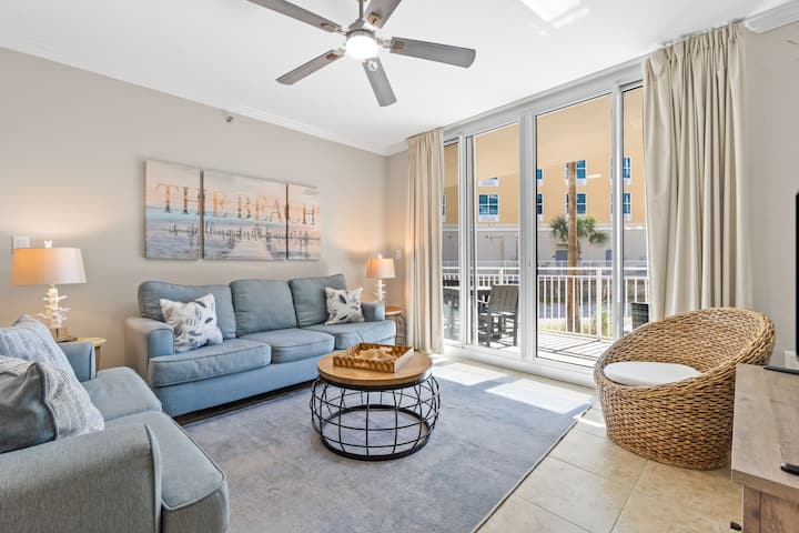 New! Beachfront 2br + Bunks | Pools & Lazy River - Fort Walton Beach, FL