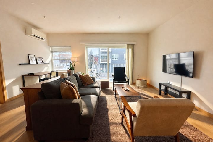 East Side Luxury 1br Apt - Brady+fiserv+balcony - Milwaukee, WI