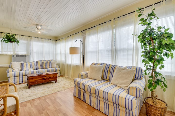 < 1 Mi To Dtwn Bradenton & Riverwalk! Sunny Apt - Bradenton, FL