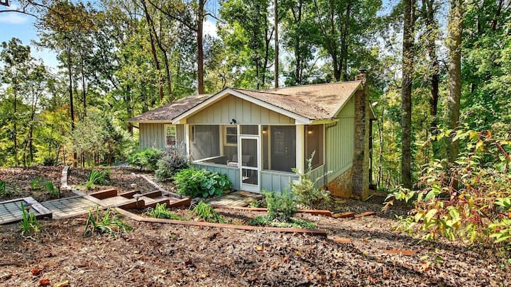 White Pine Retreat, Pet Friendly, Hot Tub, Resort! - Lake Lure, NC