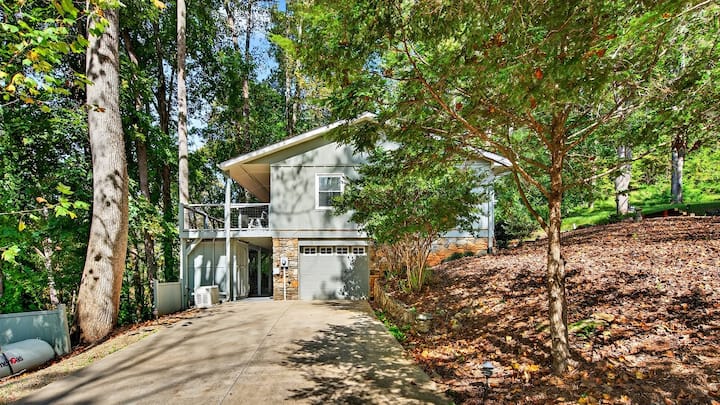 Pet Friendly, Resort Amenities, Hot Tub, Comfort! - Lake Lure, NC