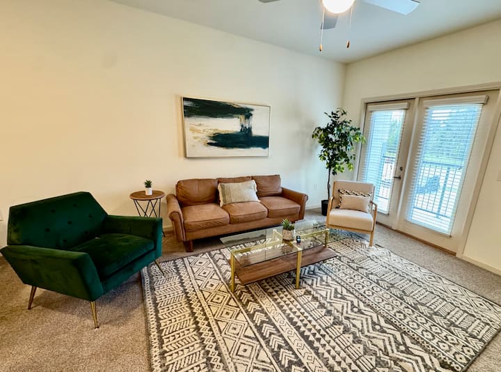 King Beds In Convenient Location - North Charleston, SC