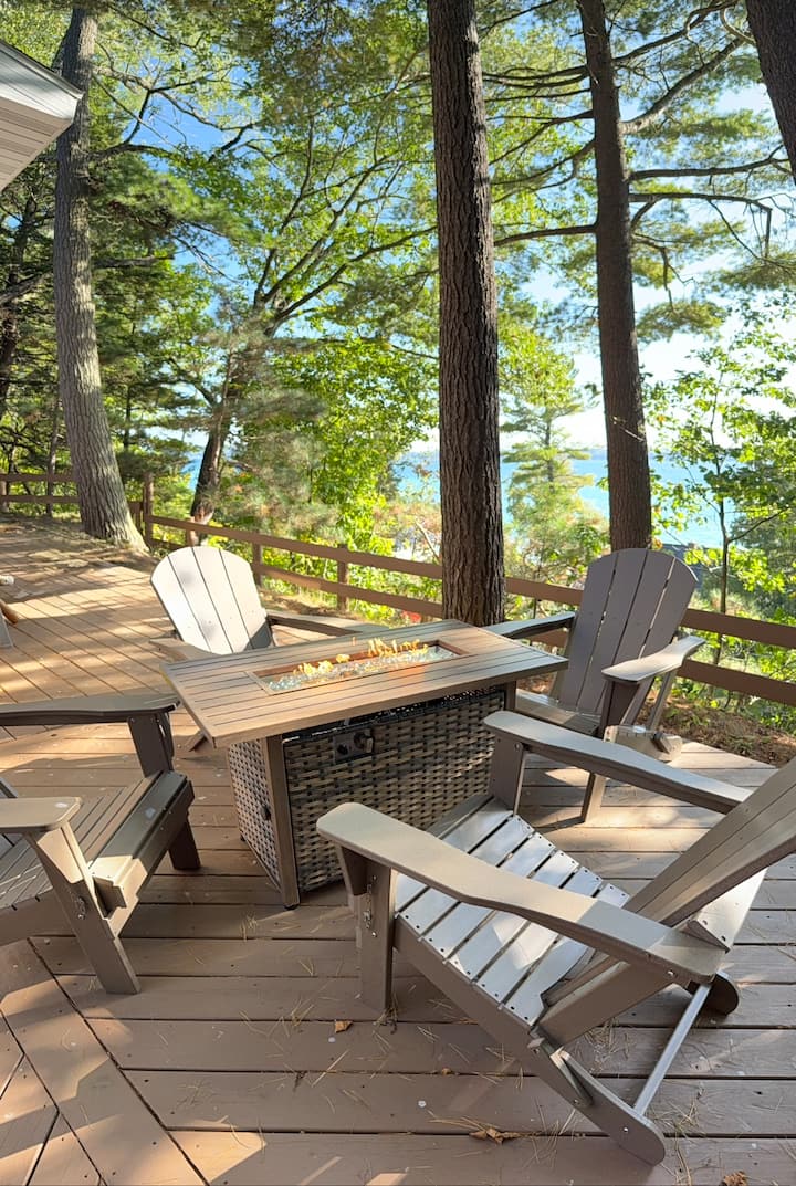 Crystal View Hideaway - Spectacular Lakeview! - Beulah, MI