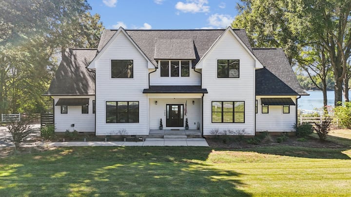 6br Home W/ Hot Tub, Beach, Dock, & Pontoon Option - Lake Norman, NC