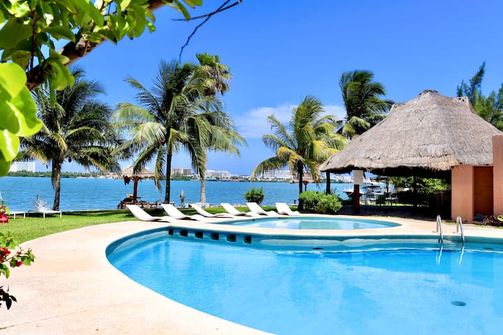 Wake Up W/sunrise & Lake Just Steps Away - Cancún