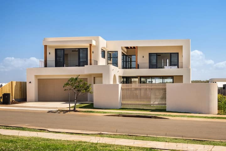 Wave Break - Ballina