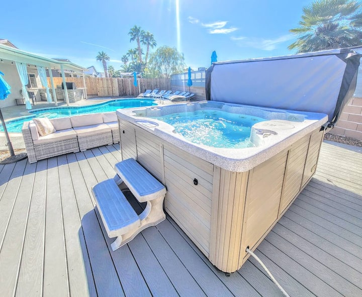 Family Home With Pool/spa & 6 Bedrooms - Las Vegas