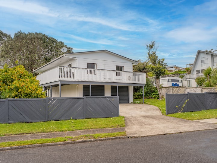 Onemana Magic - Onemana Holiday Home - Pauanui