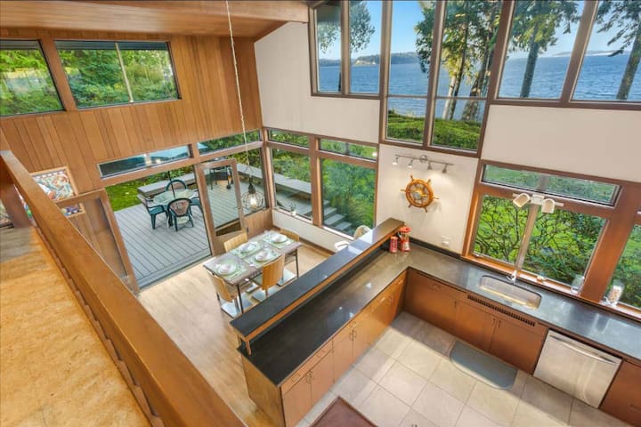 Waterfront Lodge W/ Game Room & Library – Poulsbo - Port Ludlow, WA