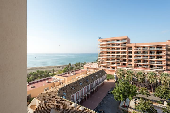 Malagasuite Benalmadena Sea Views - Benalmádena