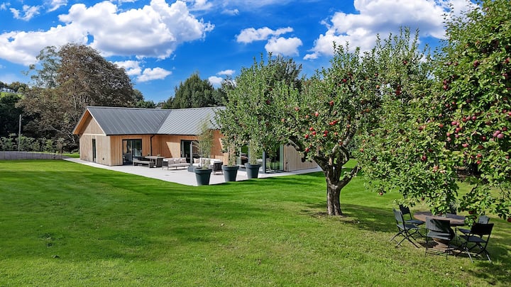 Lambs Lawn, Near Bath - Melksham