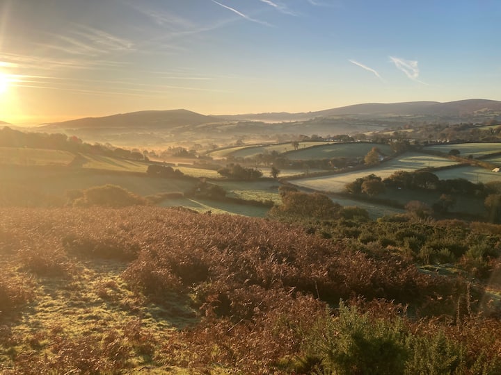 5a The Square - Chagford - Chagford