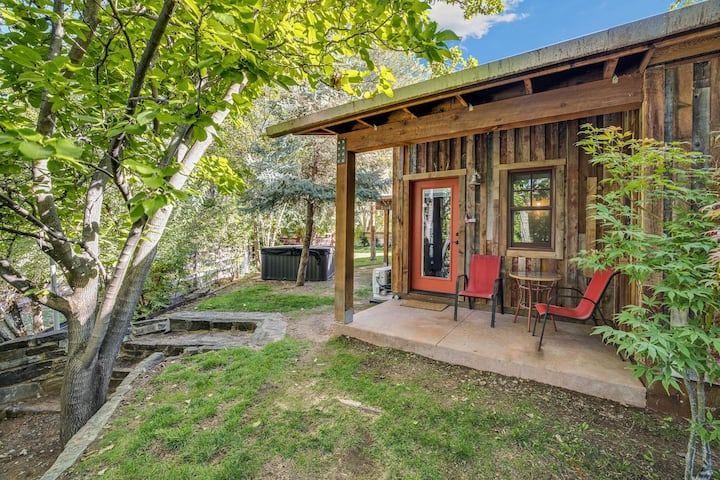 New Listing! Main Street Retreat | Moab Studio - Moab, UT
