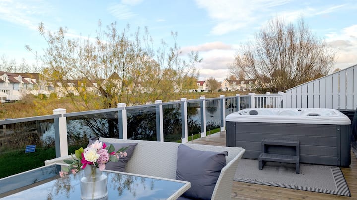 Venture Lakeside Lodge - Isis Lake, Cotswold Lakes - Bibury