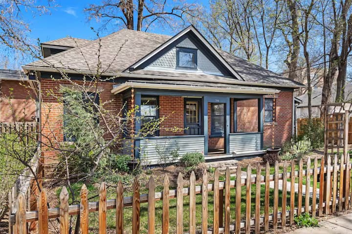 Walk To Csu | Historical Bungalow W Hot Tub - Warren Lake, CO