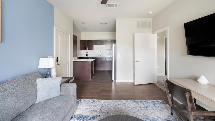 Landing | Spectacular 2bd, Clubhouse - Murfreesboro, TN