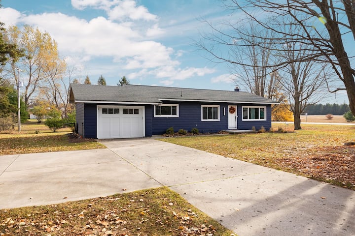 Sleeping Bear - Empire Retreat Near Lake Michigan - Empire, MI