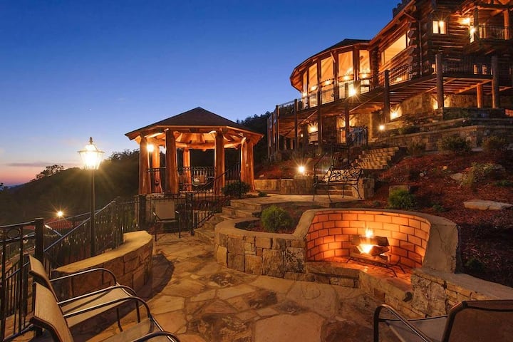 Spyglass- Dog Friendly, Hot Tub, Helicopter Pad - Blue Ridge, GA