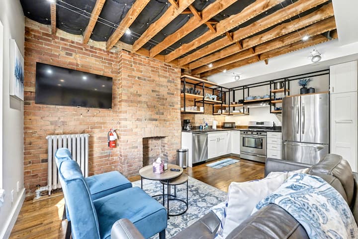 Trendy 2-story Loft In The Annex! Steps To Train! - Toronto